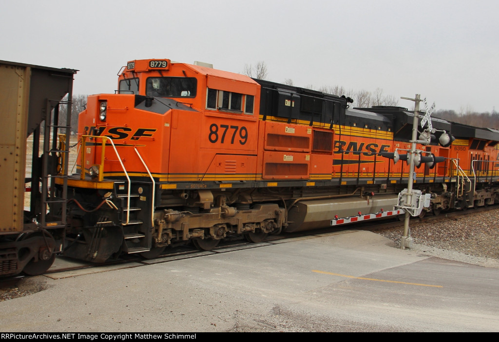 BNSF 8779